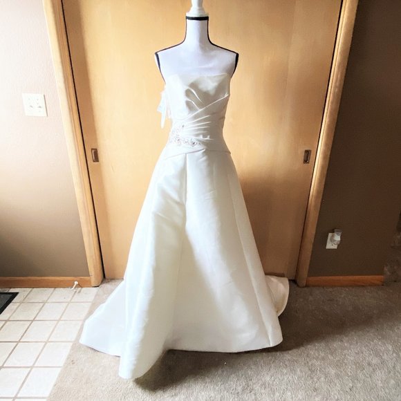 Alfred Angelo | Dresses | Nwt Sz Alfred Angelo 2182c Creamsilver ...